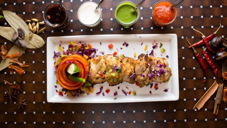 The Rise of Fusion Cuisine in Indian Restaurants - Tattle Vibes